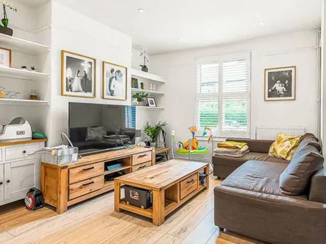 140, 142 Merton Road, London, SW18 5SY, United Kingdom | 3 bed apartment for rent #165463237 | Rentberry