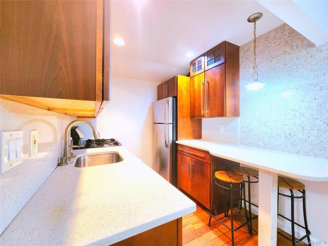 140 1 rd Avenue, Unit 104