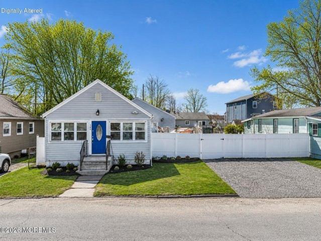 140 7th St, Hazlet, NJ 07734