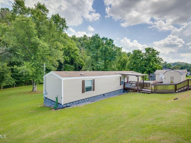 140 Country Lane