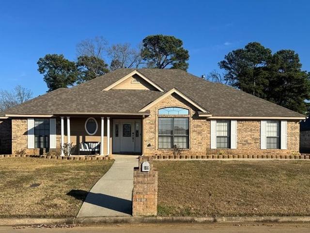 140 Corley Cir, Wake Village, TX 75501