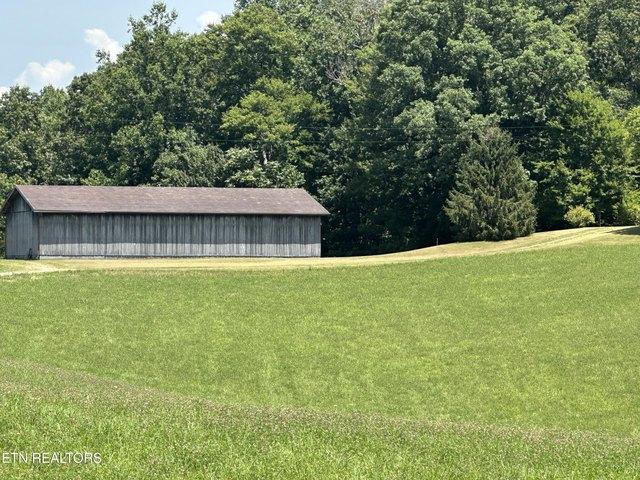 140 Cheak Dr, Rose Hill, VA 24281