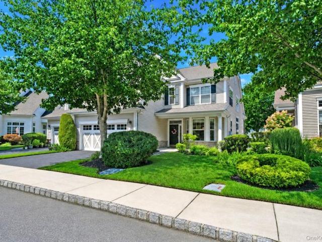 140 Chopin Pl, Eastport, NY 11941