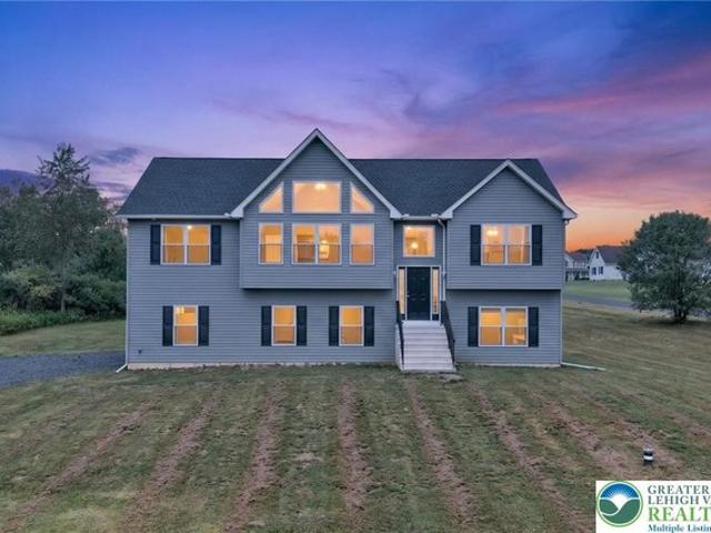 140 Creekview Rd, Towamensing Township, PA 18058