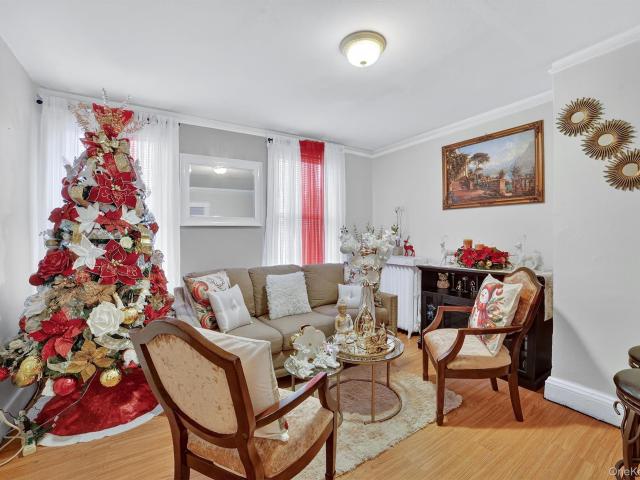 140 Beekman Avenue