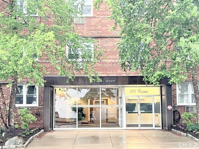 140 Grove St Apt 2H, Stamford, CT 06901