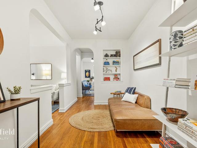 140 E 2nd Street 1 N