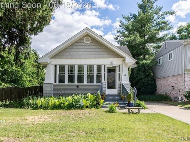 140 E Lawrence Ave, Royal Oak, MI 48073