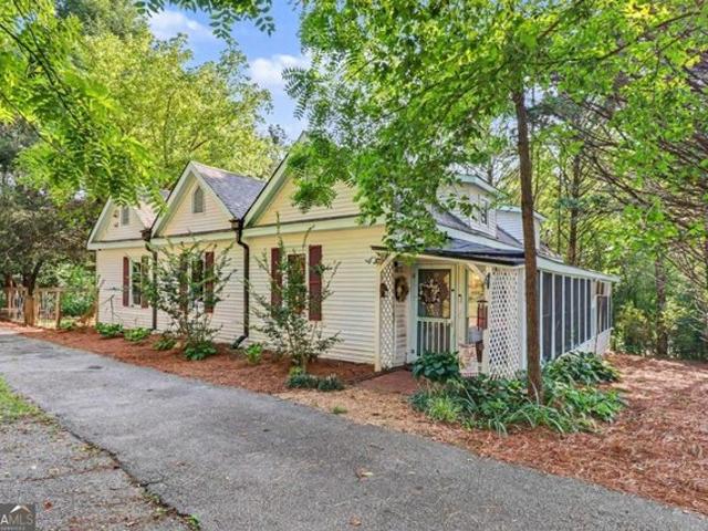 140 E Oak St, East Ellijay, GA 30540