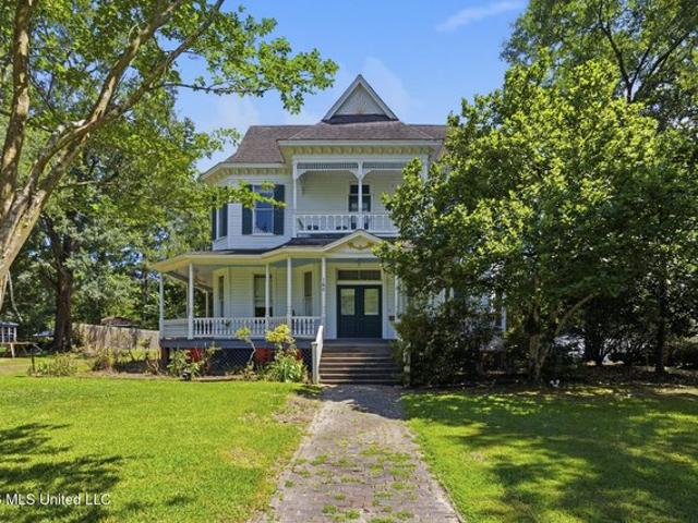 140 E Semmes St, Canton, MS 39046