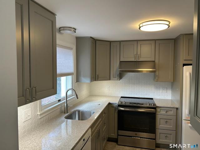 140 Flagg Rd, Unit R, West Hartford, CT 06117 | MLS #24168