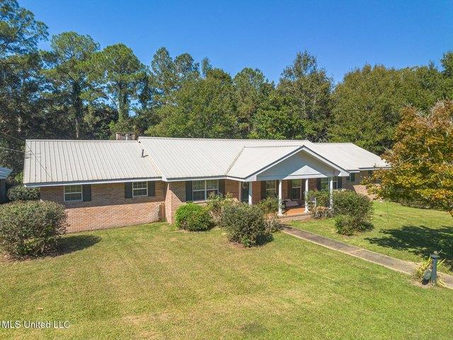 140 Holleman St, Wiggins, MS 39577