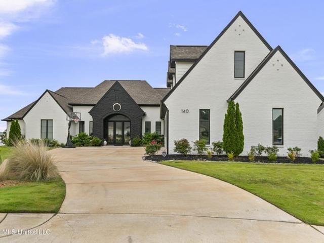 140 Herons Bay Cir, Madison, MS 39110