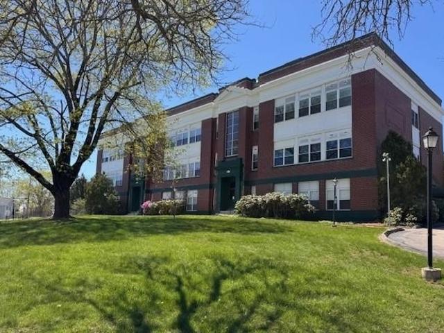 140 High St Apt 204, Westerly, RI 02891