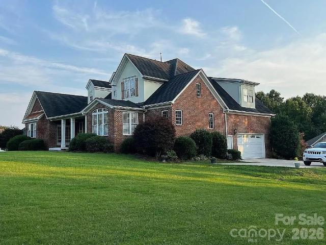 140 Hunters Hill Drive