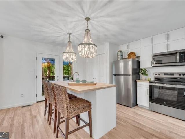 140 Julia Ann Circle NE