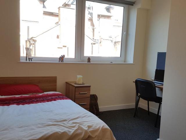 140 London Road, Leicester LE2 2 bed flat to rent £1,083 pcm £250 pw