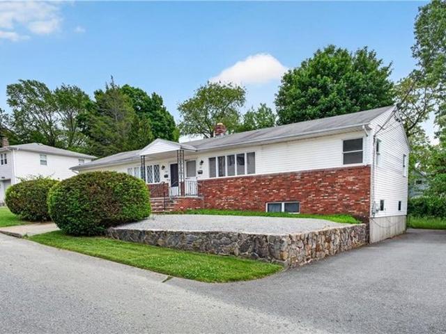 140 Lawrence St, Cranston, RI 02920
