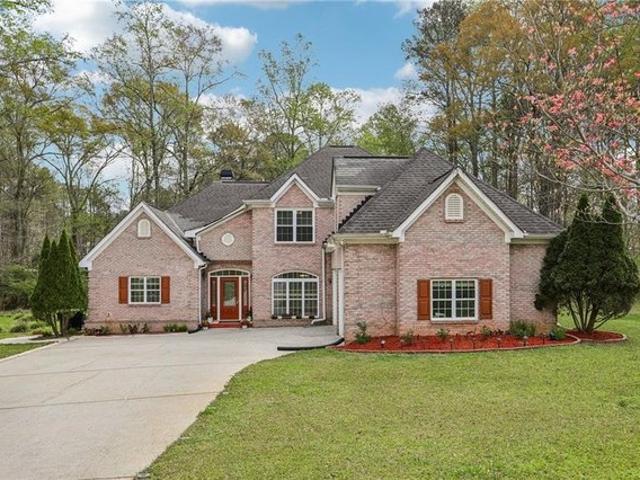 140 Lang Dr, Fayetteville, GA 30214