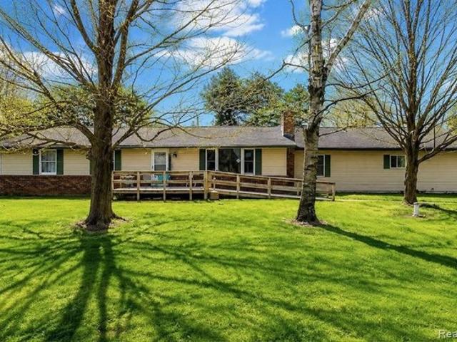 140 Larson Rd, Attica, MI 48412