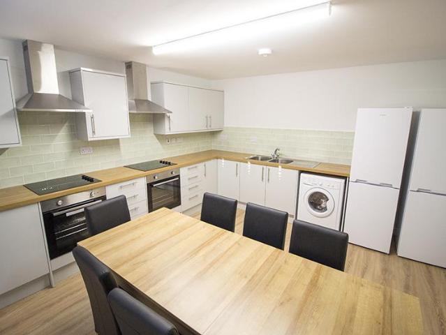 140 Mansfield Road, NOTTINGHAM NG1 3HW 8 bed townhouse to rent £5,269 pcm £1,216 pw