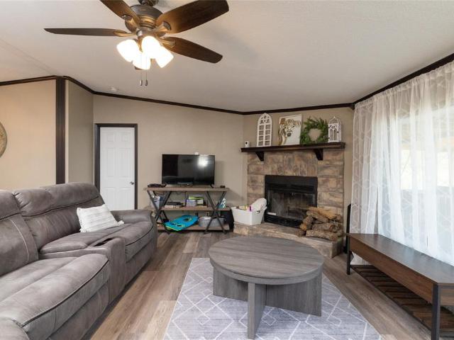 140 Meadow Pond Ct, Runaway Bay, TX 76426 | MLS #21214