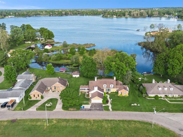 140 Meadowwood Court