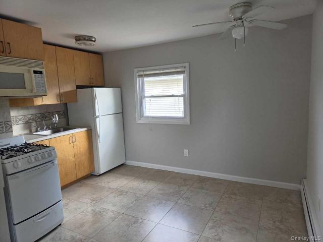 140 N Forest Avenue 2nd Floor