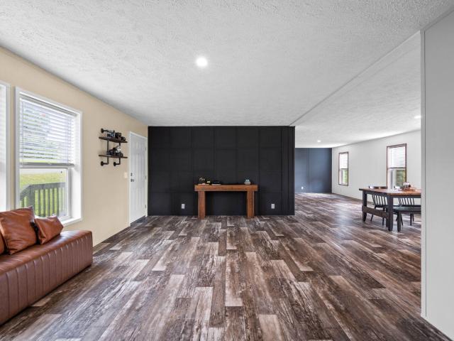 140 N Hillcrest Drive