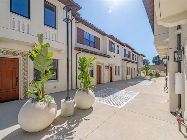 140 N New Ave 3