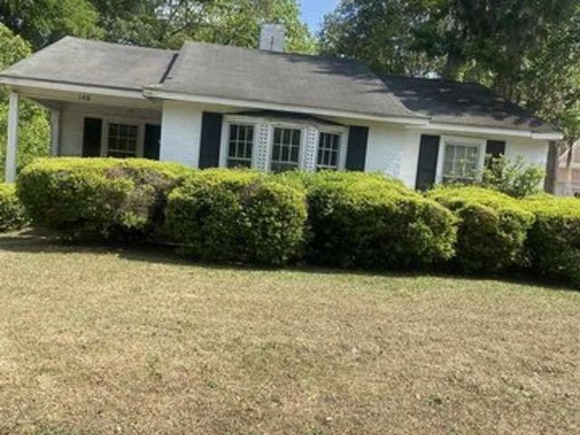 140 North St, Darlington, SC 29532