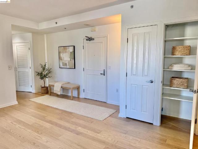 140 S Van Ness Ave 529