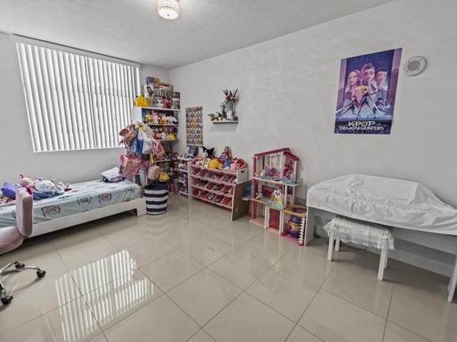 140 S Dixie Hwy Apt 512, Hollywood, FL 33020