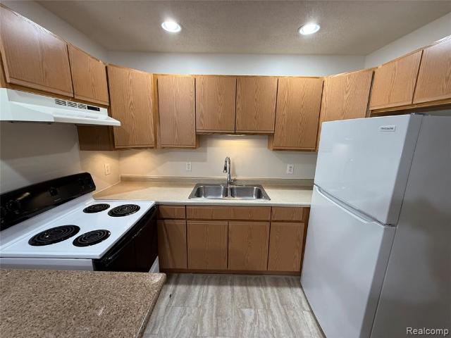 140 S. Saginaw Unit 2 Street
