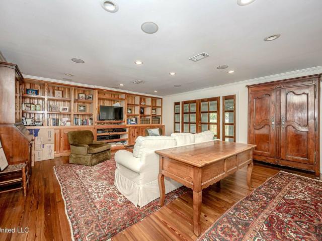 140 Southern Circle, Gulfport, US, MS