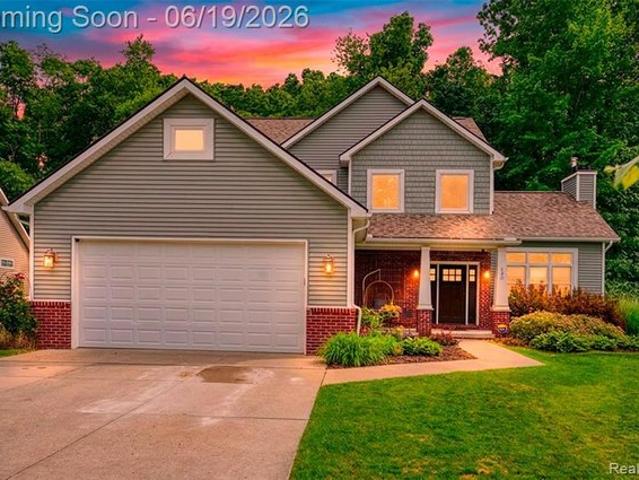 140 Skyline Dr, Oceola Township, MI 48843