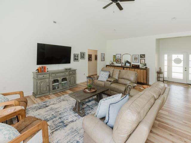 140 Spry Way