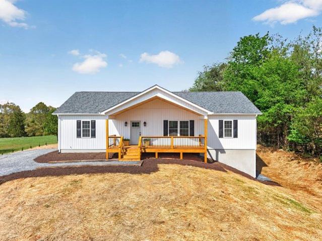 140 Stoney Creek Dr, Madison Heights, VA 24572