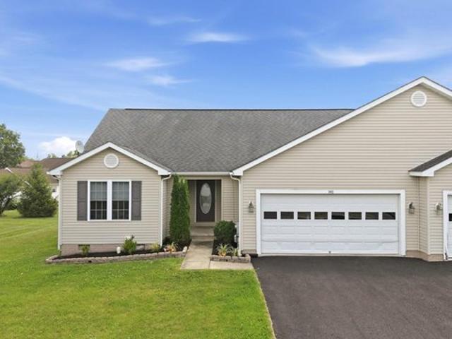 140 Peter Rabbit Dr, Ranson, WV 25438