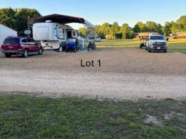 140 Pevahouse Camp Cir, Decaturville, TN 38329