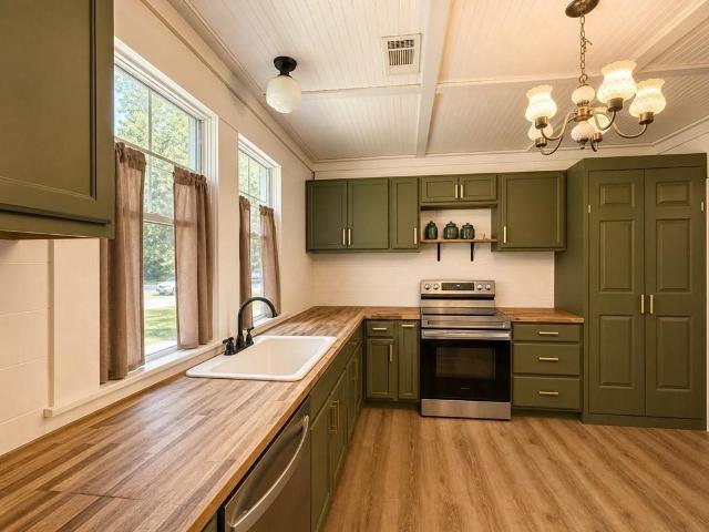 140 Private Road 6081