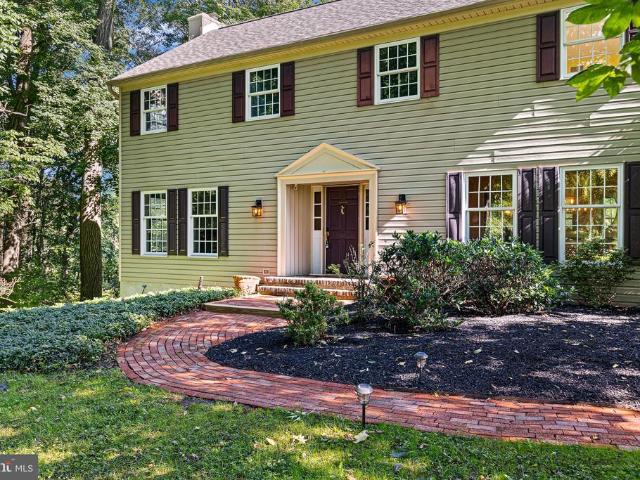 140 Queen Lane