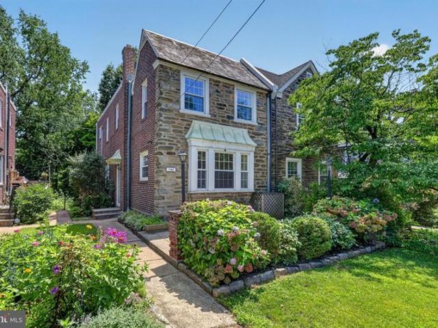 140 Rochelle Ave, Philadelphia, PA 19128
