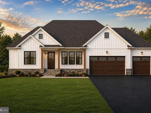 140 Red Stone Ln Unit 35, Hanover, PA 17331