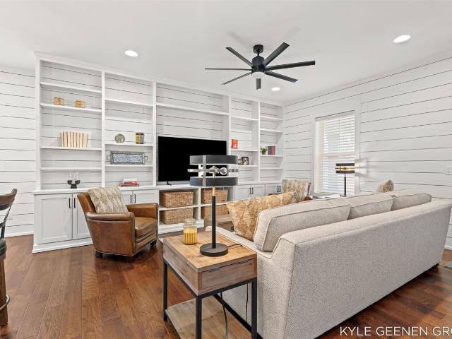 140 W 10th Street