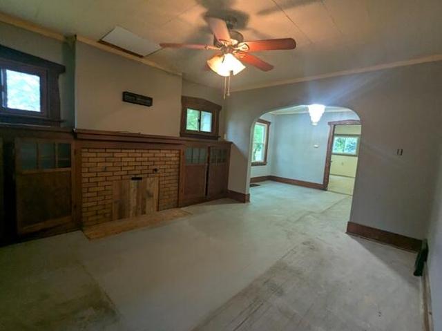 140 W Addison Street