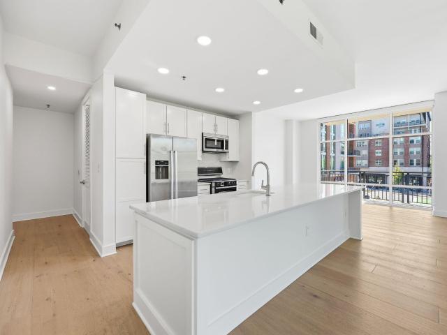 140 W Franklin Street