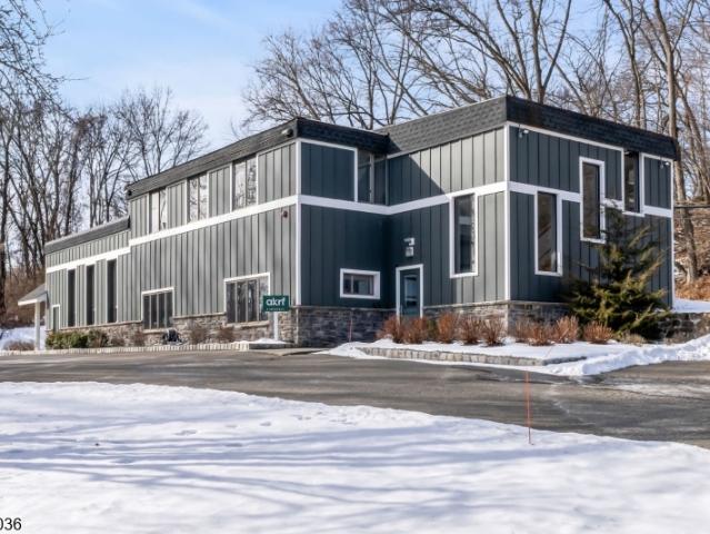 140 W Main St