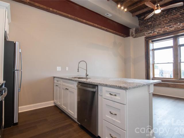 140 W Mountain Street # 204