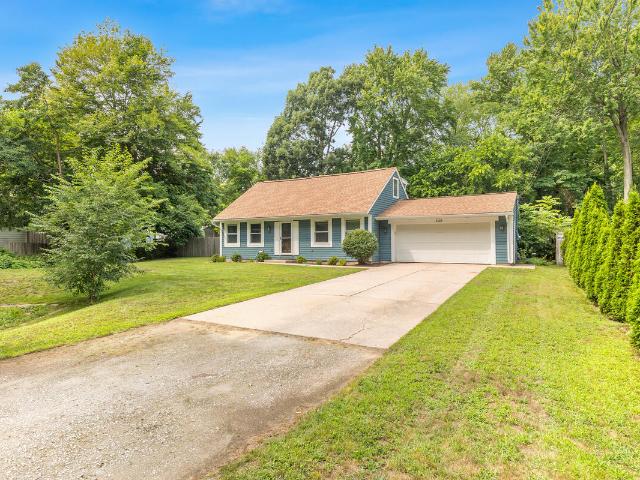 140 W Oak Street